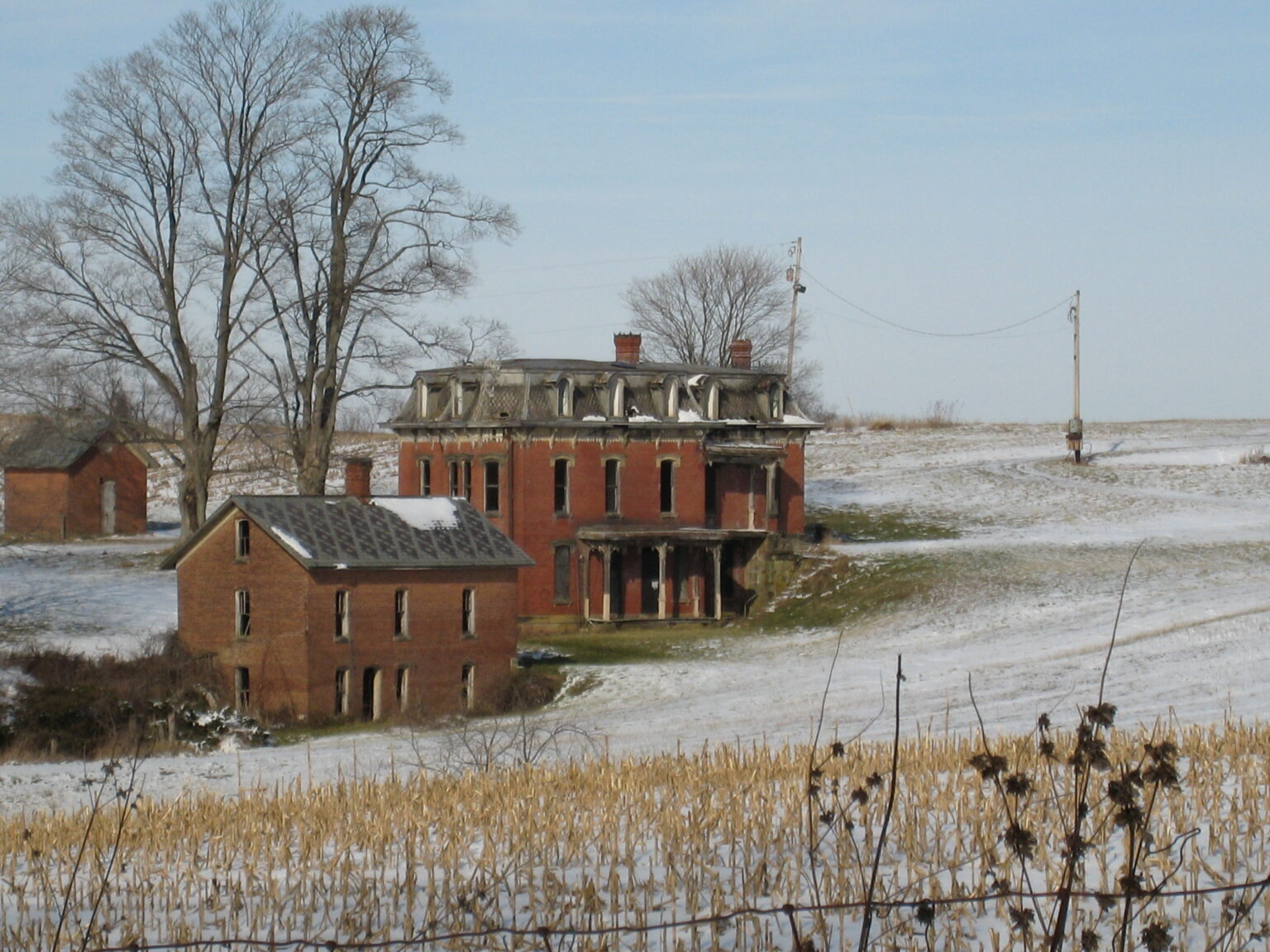 Haunted Mansions in America: History, Ghost Stories & Hauntings