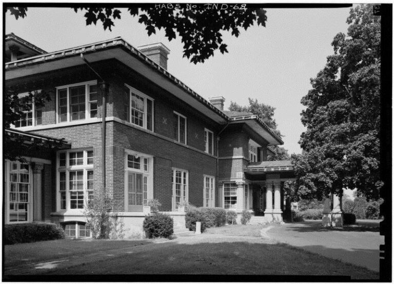 Haunted Mansions in America: History, Ghost Stories & Hauntings